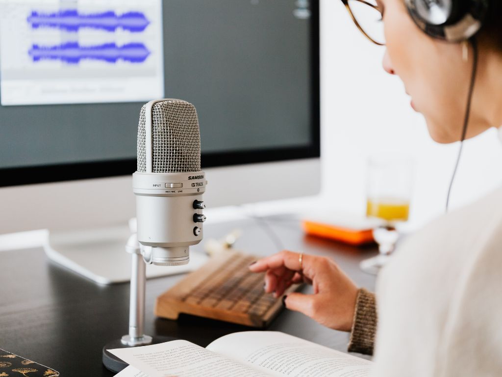 Best Voice Recorder Apps for Interviews & Meetings